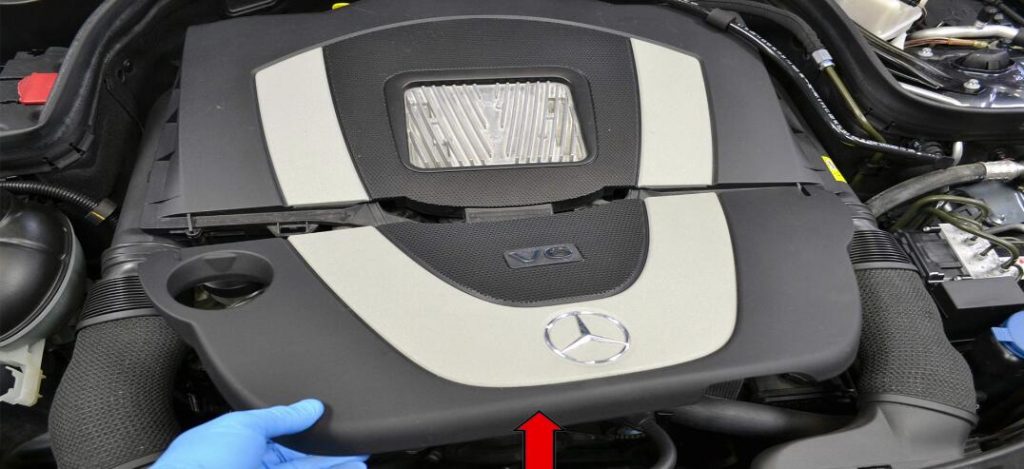 How to Remove Benz C Class W204 Engine Cover - Auto Repair Technician Home