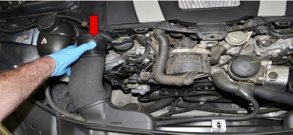 How to Remove Benz C Class W204 Engine Cover - Auto Repair Technician Home