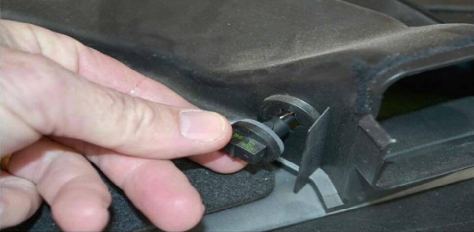Mercedes Benz W204 Fottwell Temperature Sensor Replacement (2) | Auto ... Mercedes Benz W204 Fottwell Temperature Sensor Replacement (2) | Auto ...