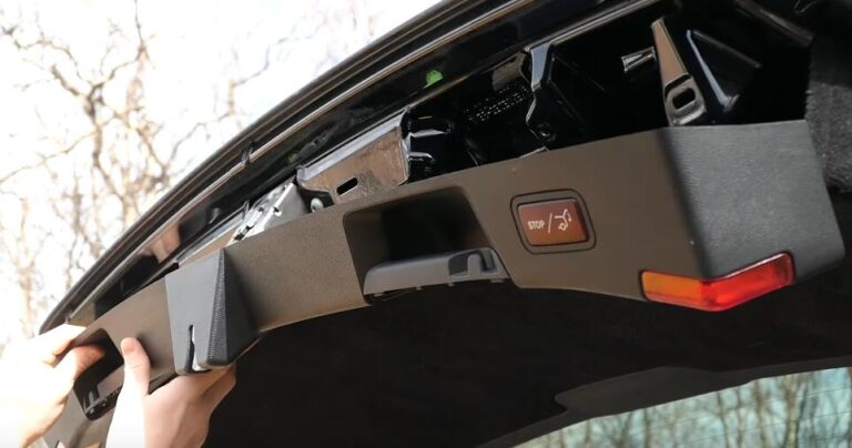 How to Change License Plate Lamp for Mercedes-Benz E-Class - Auto ...